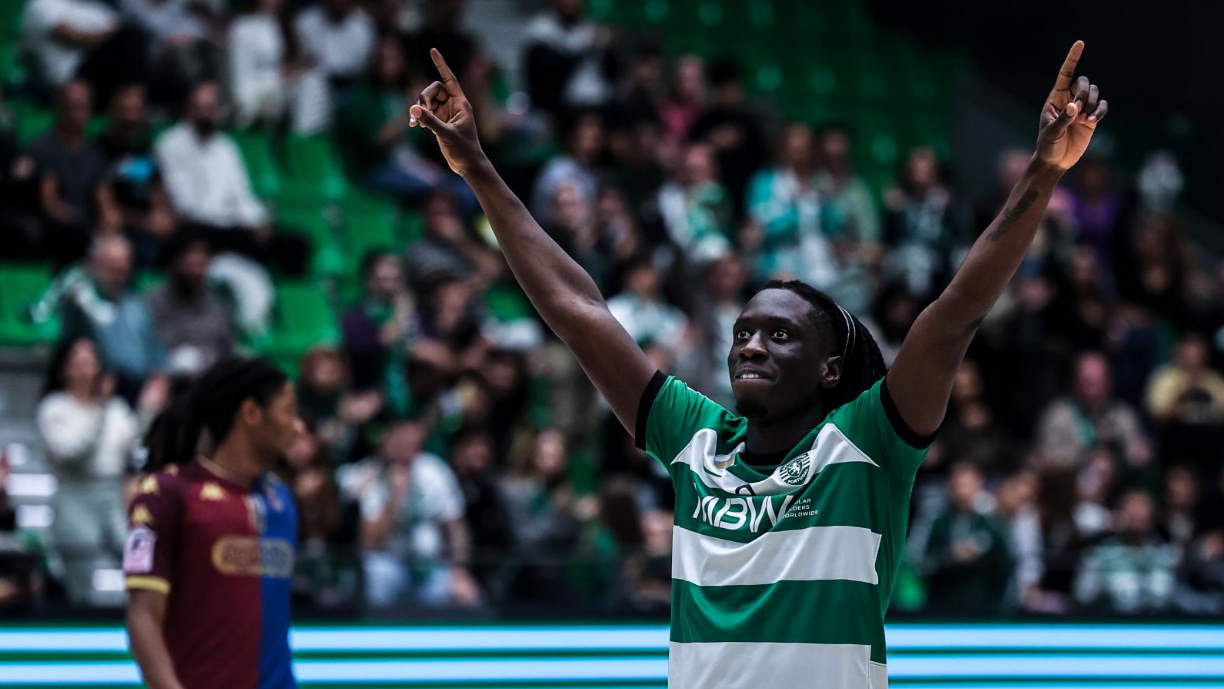 OH, NÃO... ZICKY TÉ DISPENSADO DA SELEÇÃO NACIONAL: PIVÔ DO SPORTING ...